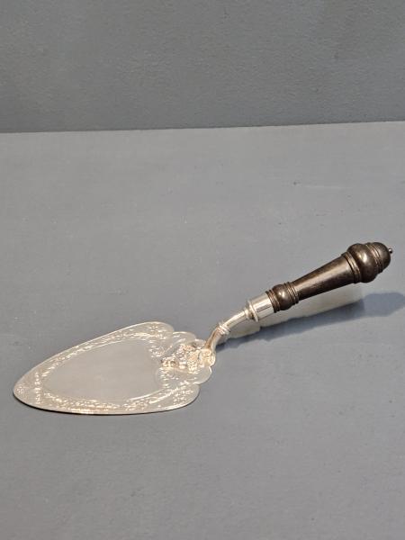 Fine George V Period Silver Cake Slice | Sturmans Antiques